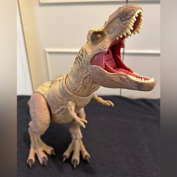 Mattel | Toys | Jurassic World Tyrannosaurus T Rex Hunt N Chomp ...